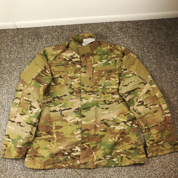 U.S. Army | Jackets & Coats | Us Army Combat Uniform Coat Jacket ...